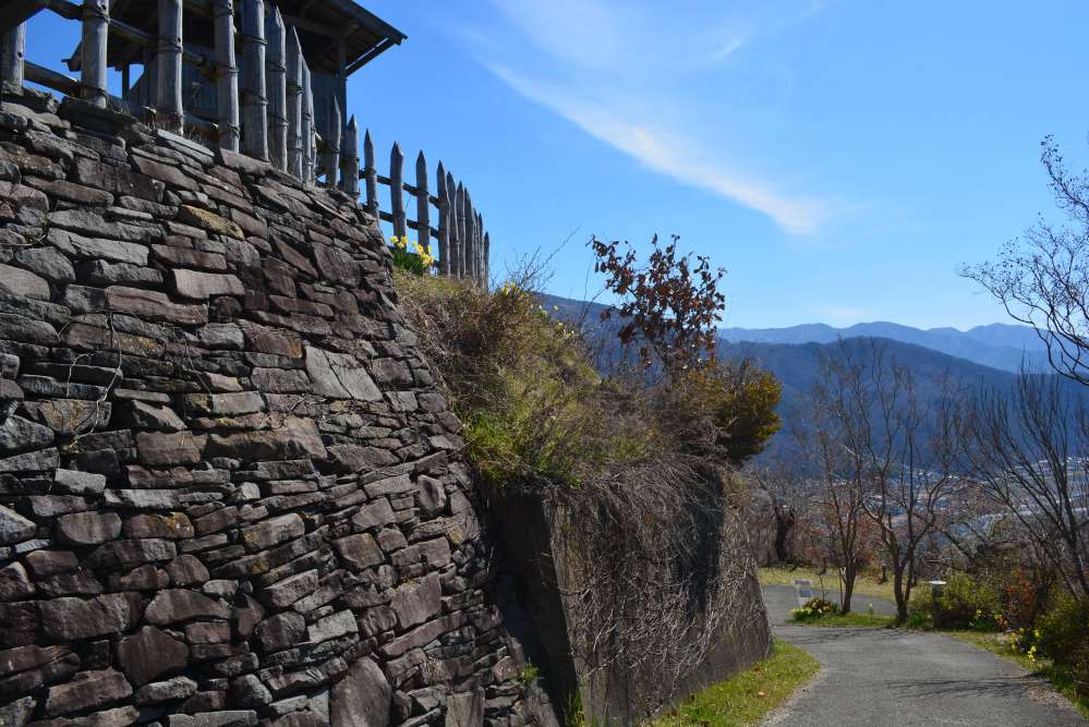 荒砥城跡 — Arato Castle Ruins – A Passport and Chopsticks